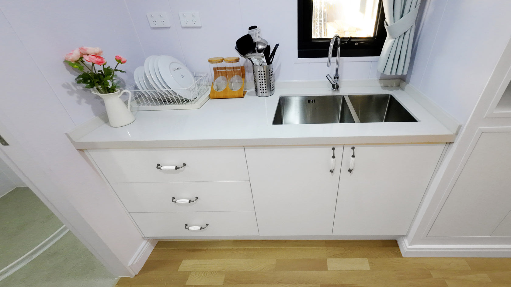 Cider Box Tiny Home Technology | 2 Bedroom Tiny House on Wheels ...